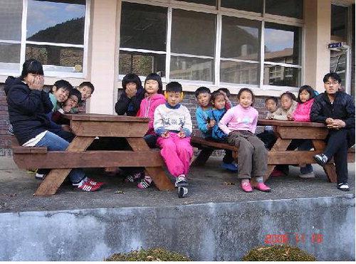 칠사모, 모교사랑 학생 쉼터 설치