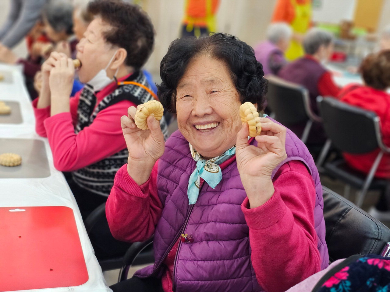 청주시3센터, 노인·장애인 대상 '모나카 요리활동' 성료