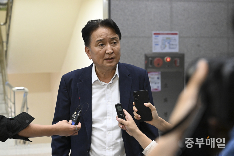 농막 인테리어업자 피의자 전환… 김영환 유무죄 가를 키맨 부각
